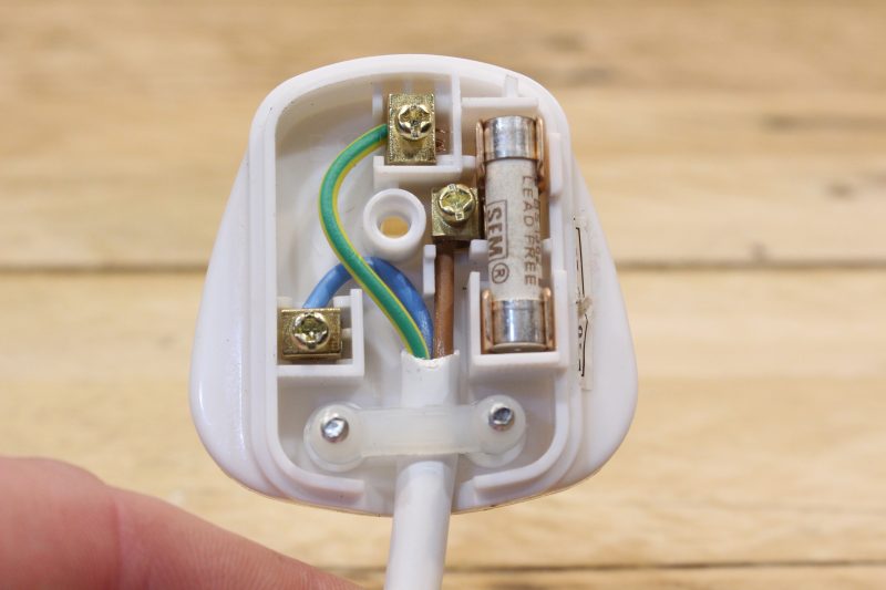 Wiring Up a Plug – You dont need an electrician! – Artoo Electrical Norfolk